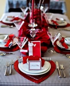 Romantic Table Decorating Ideas For Valentine's Day | 4 UR Break ...