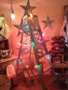 Stylish Christmas Ladder Tree Ideas | 4 UR Break - Family Inspiration ...
