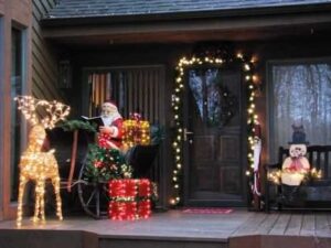 Santa Claus Decorations Outdoors | 4 UR Break - Family Inspiration ...